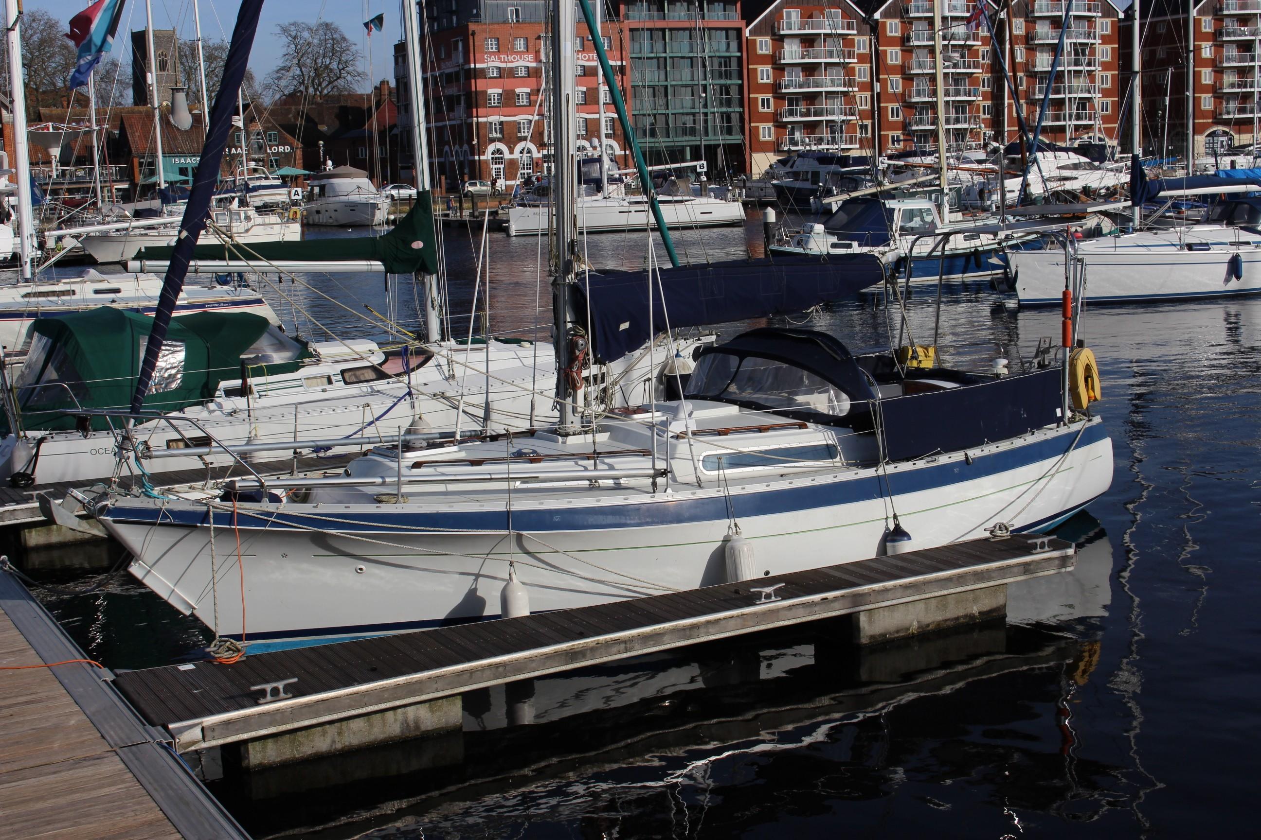 Moody 33 MK II 7361963 – Burton Waters Boat SalesBurton Waters Boat Sales