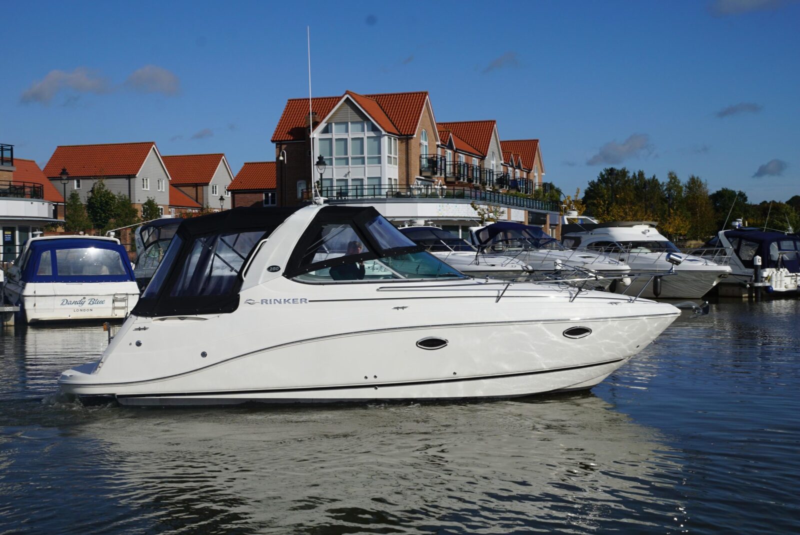 Rinker 280 Express Cruiser 6515072 – Burton Waters Boat Sales