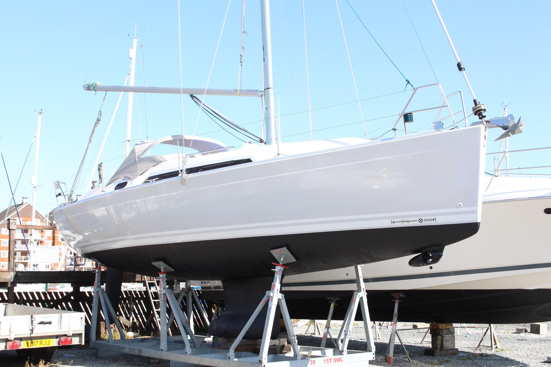 Hanse 320 7582951 – Burton Waters Boat Sales