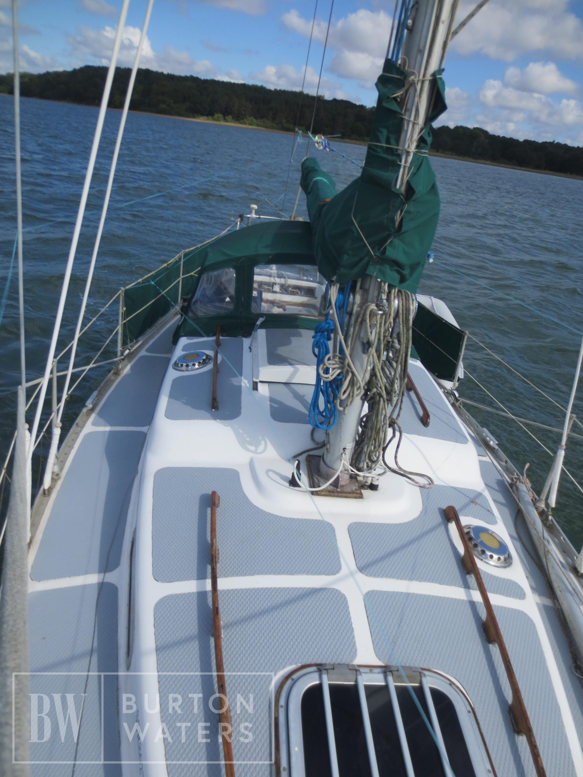 Morgan Giles 30 8025493 – Burton Waters Boat Sales