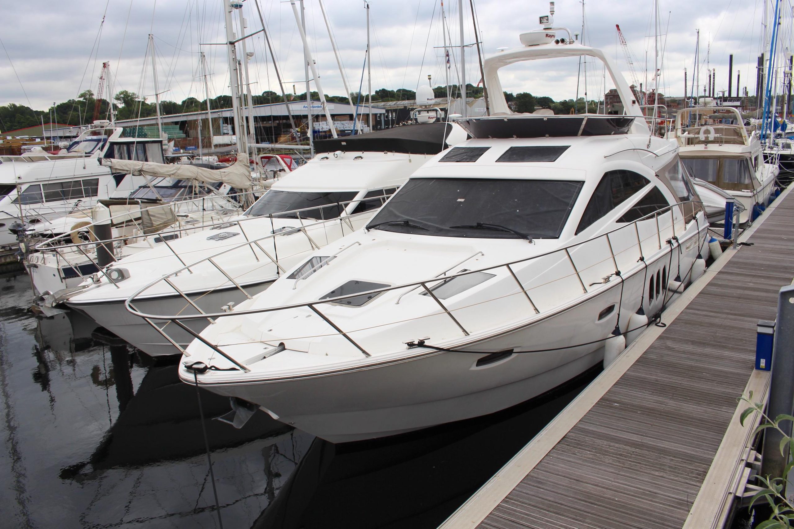 Sealine T50 8385222 – Burton Waters Boat Sales