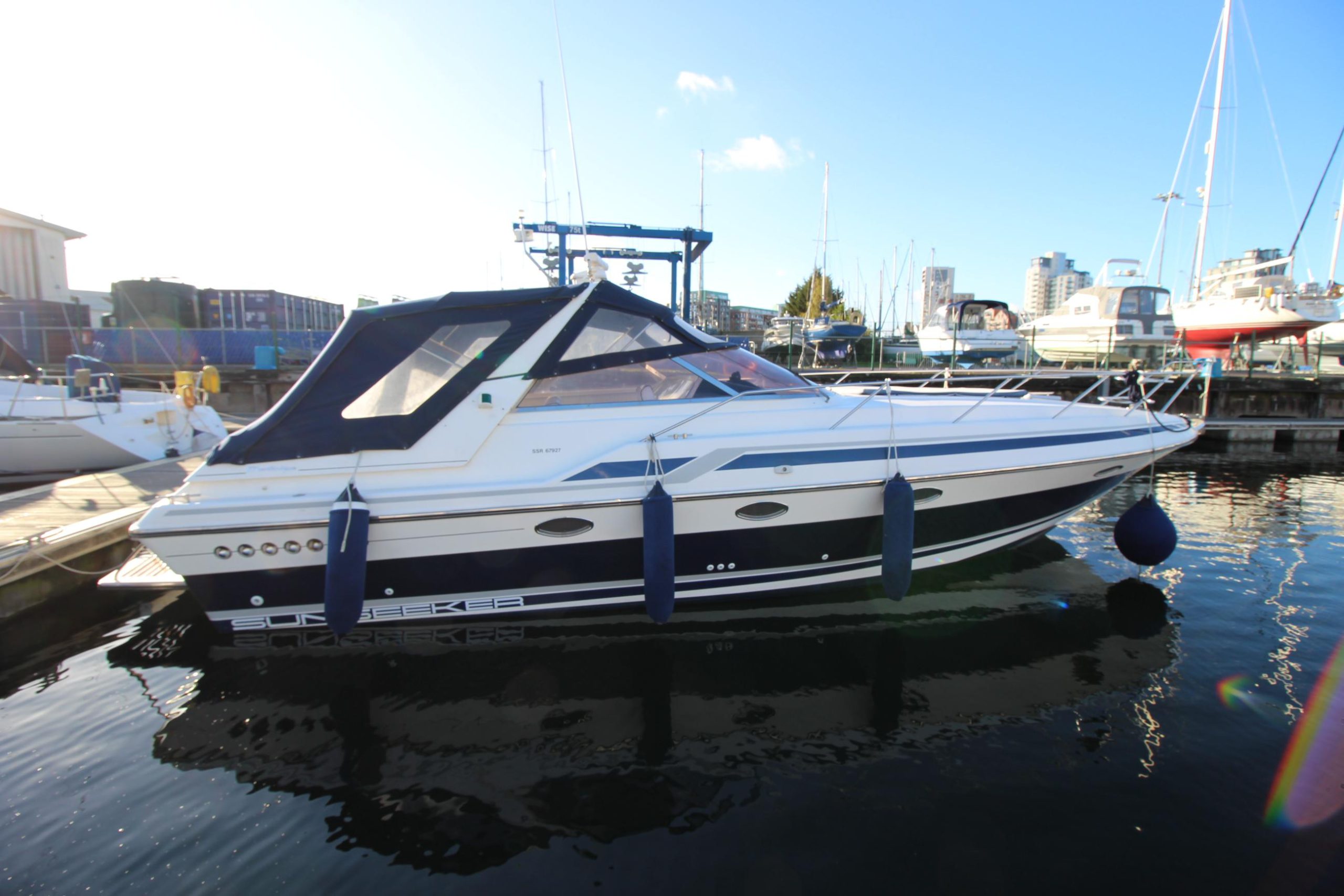 Sunseeker Martinique 36 8584548 – Burton Waters Boat Sales