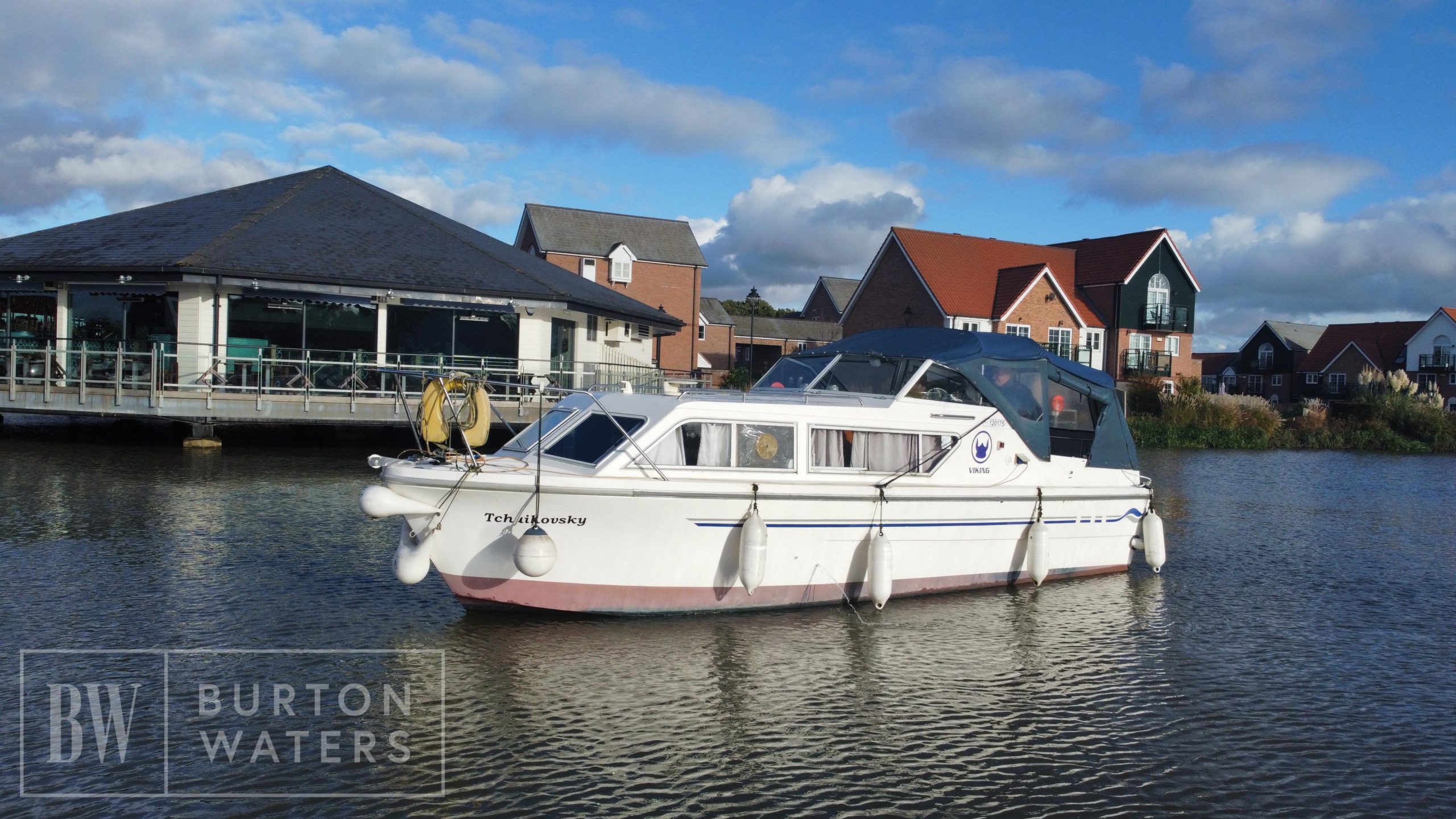 Viking Boats 26 Wide Beam 9131427 – Burton Waters Boat Sales