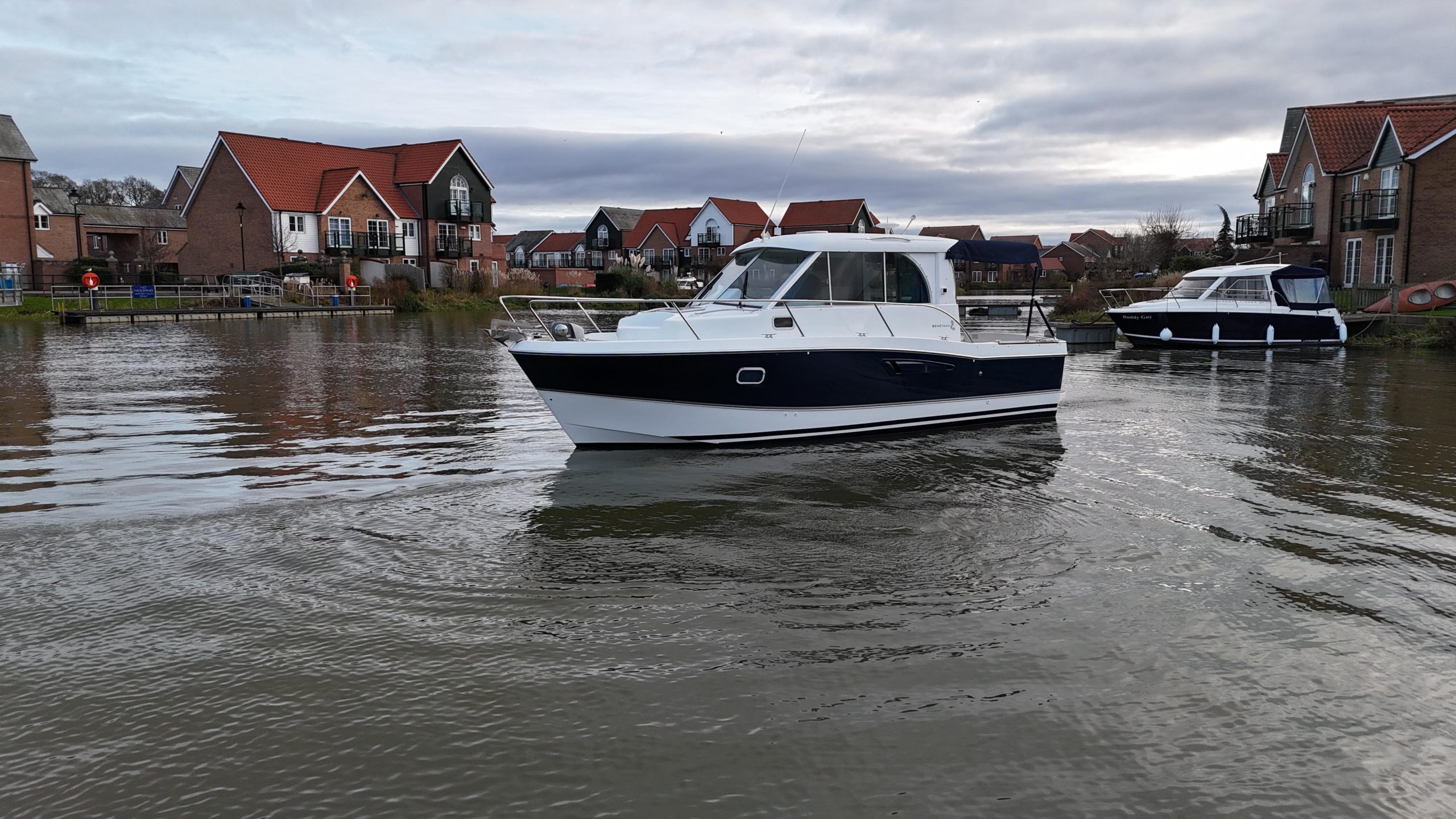 Beneteau Antares 760 9636909 – Burton Waters Boat Sales